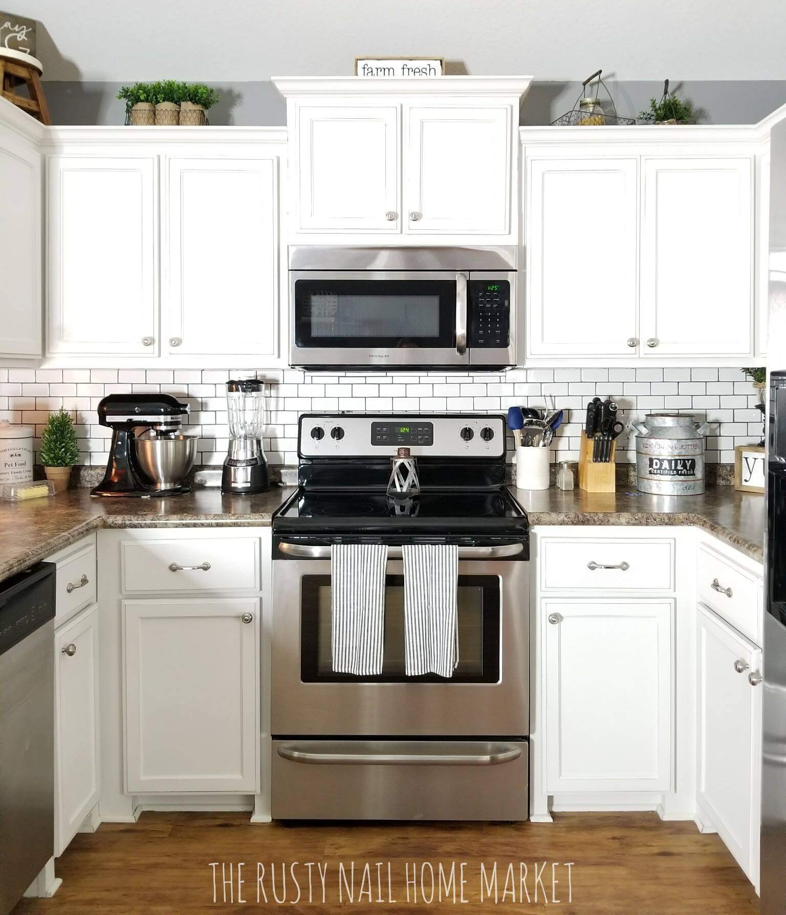 Amber Strong is a DIY Home AND Decor Blogger Influencer