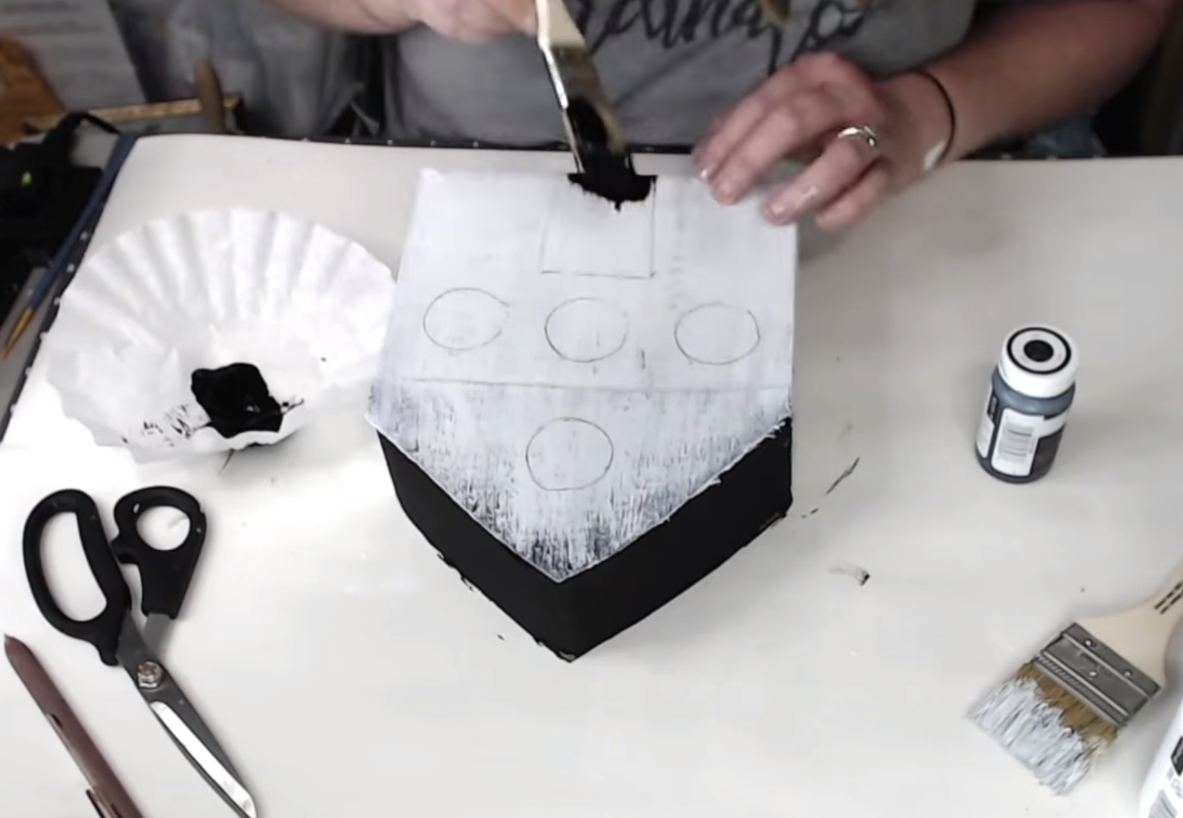 How to make a easy Cereal Box Birdhouse Craft DIY