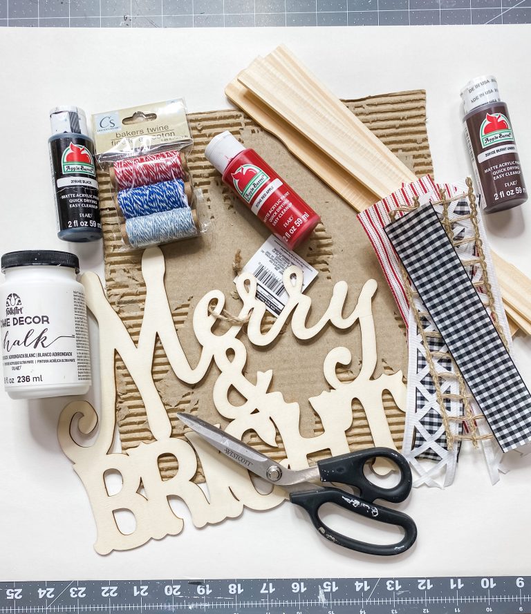 How to DIY a Christmas Merry and Bright sign with Cardboard