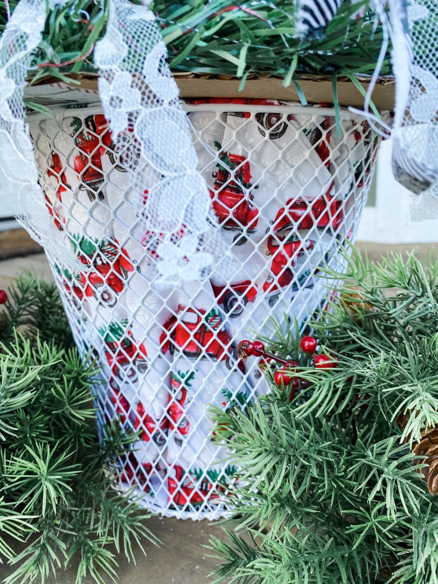 Easily Make DIY Tomato Cage Christmas Trees on a budget