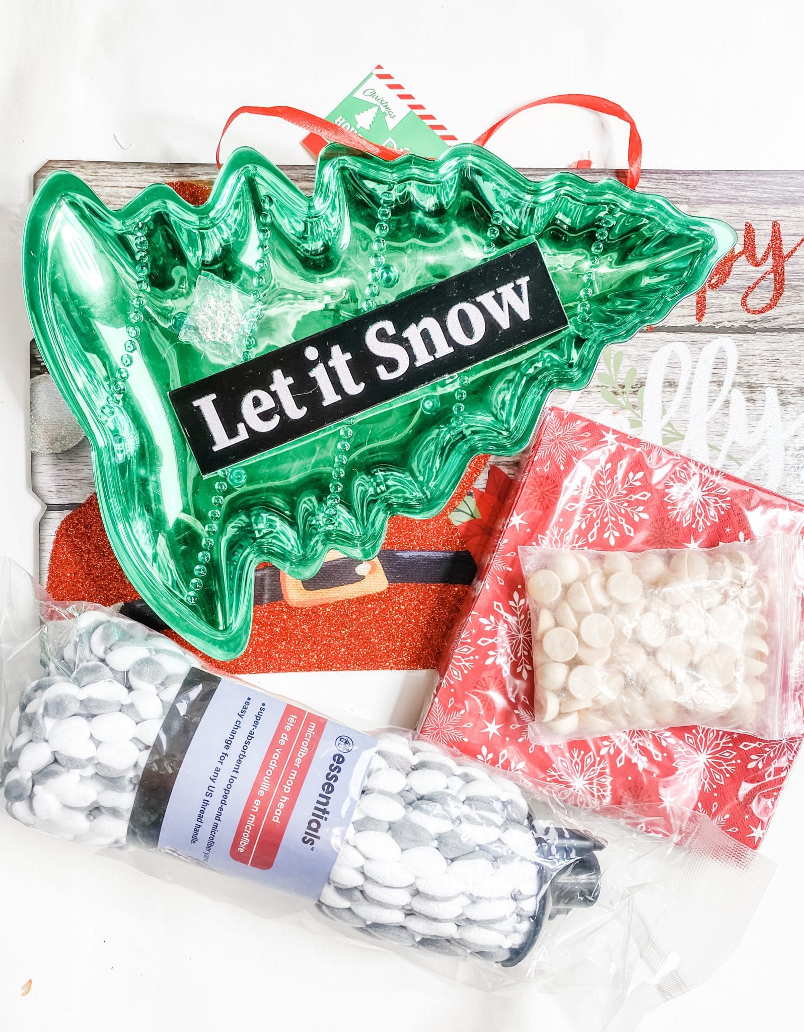 DIY Dollar Tree Mop Head Christmas Tree Sign - Easy DIY Decor