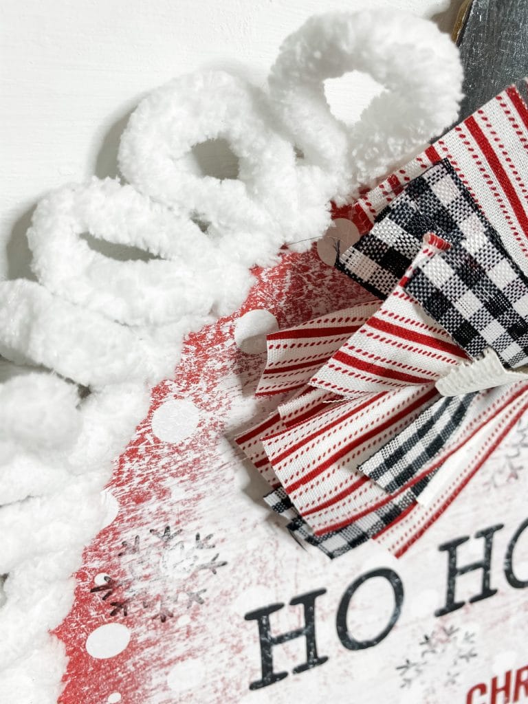 How to Make a DIY Christmas Sign with Loop-It Yarn