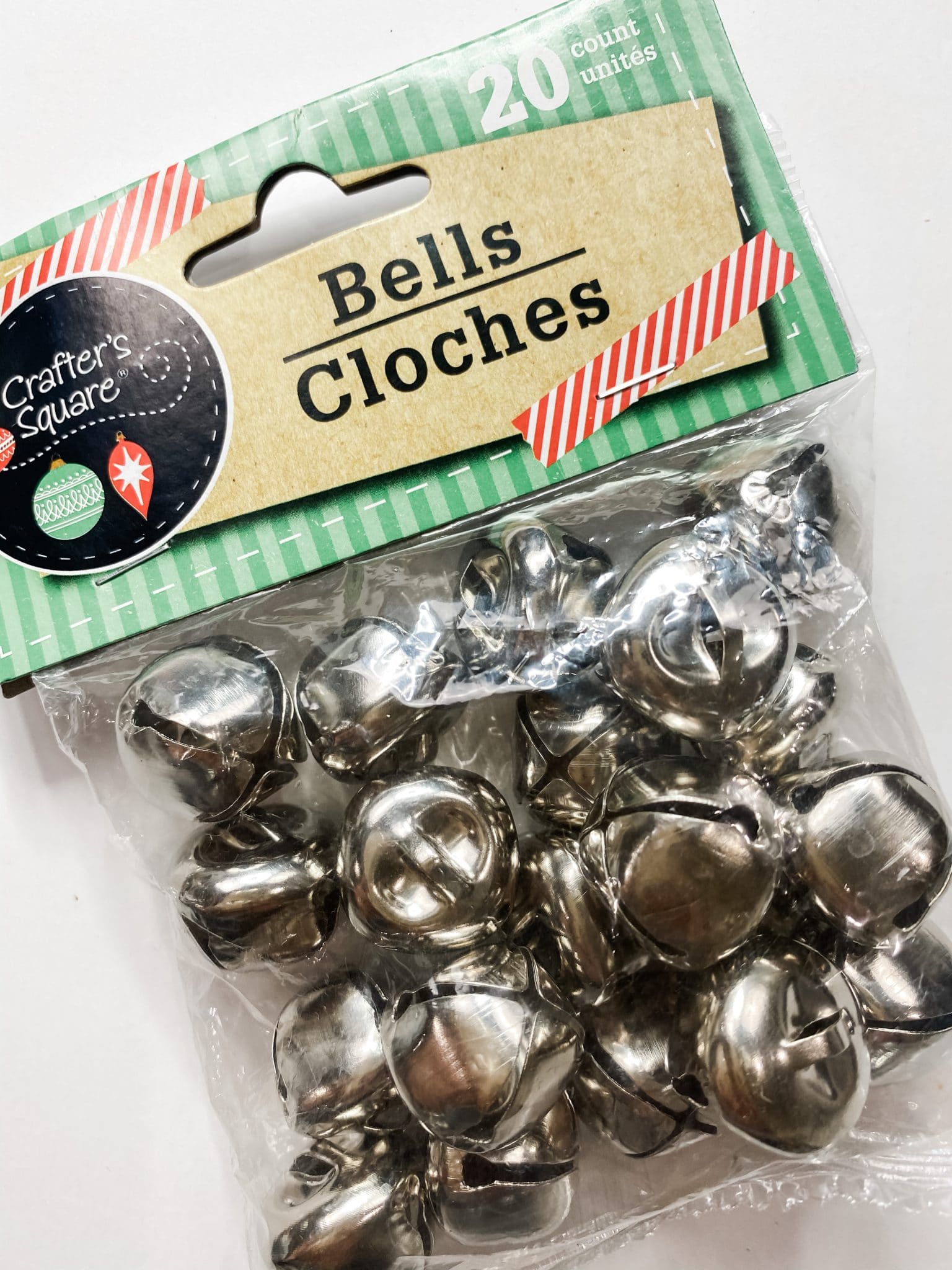 How to Make an Easy DIY Dollar Tree Splatter Screen Reindeer