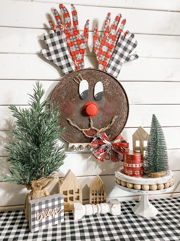 How to Make an Easy DIY Dollar Tree Splatter Screen Reindeer