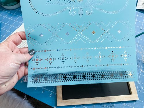 How to DIY Boho Doily Family Sign - DIY Decor Tutorial