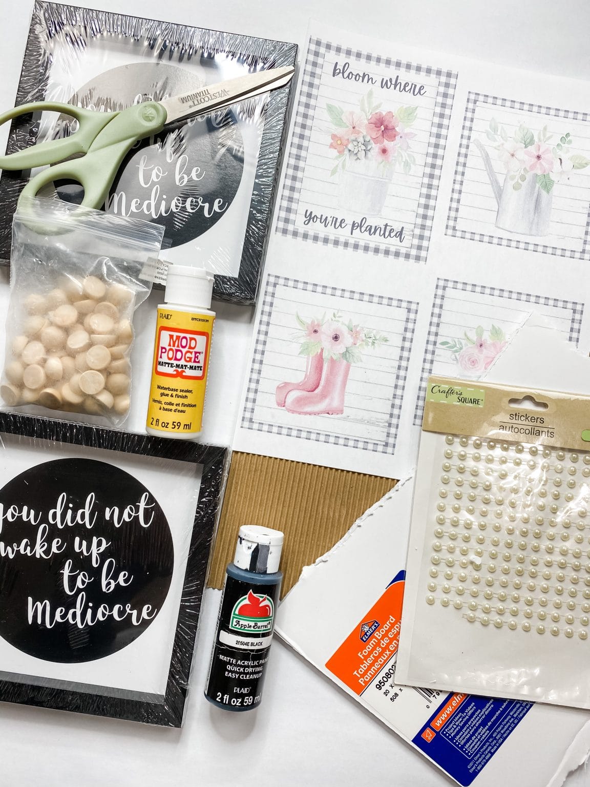 DIY Farmhouse Decor with Spring Printables - DIY Decor Tutorial