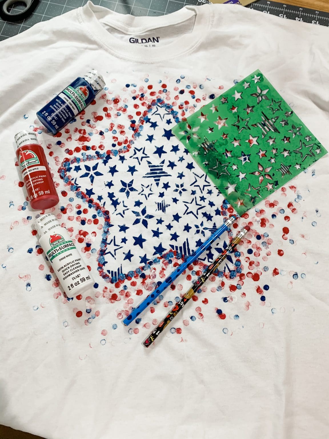 DIY 4th of July Shirt Idea - Easy Decor DIY Tutorial