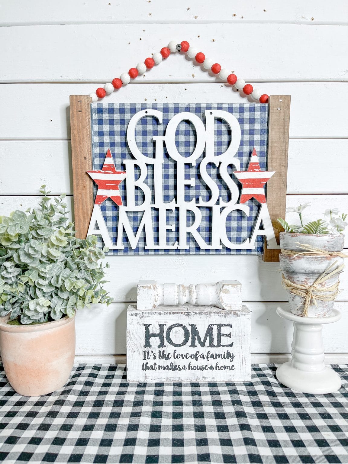 DIY God Bless America Sign - Easy Decor DIY Tutorial