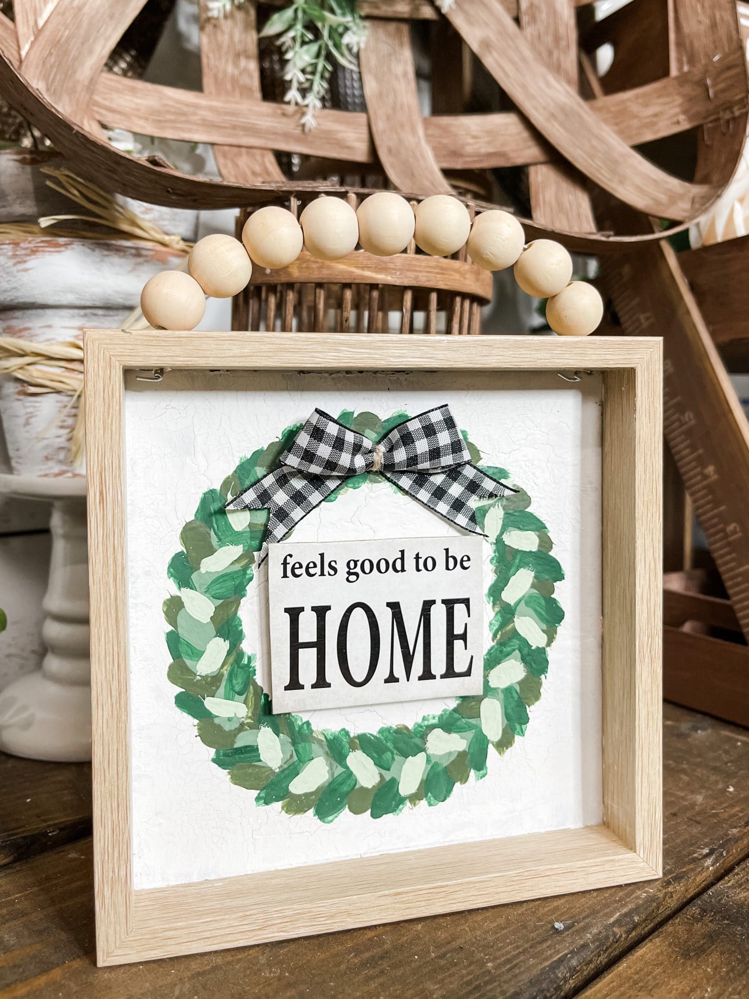Easy DIY Painted Wreath Sign - Easy DIY Decor Tutorial