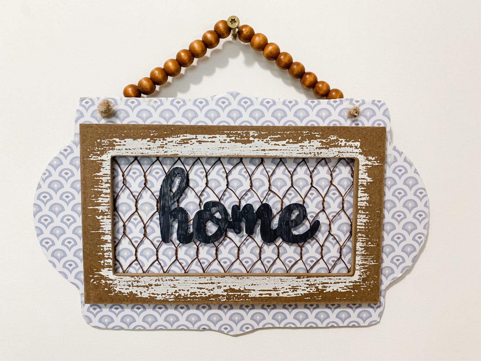 DIY Farmhouse Chicken Wire Home Sign - Easy DIY Decor Tutorial