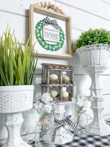 Easy DIY Painted Wreath Sign - Easy DIY Decor Tutorial