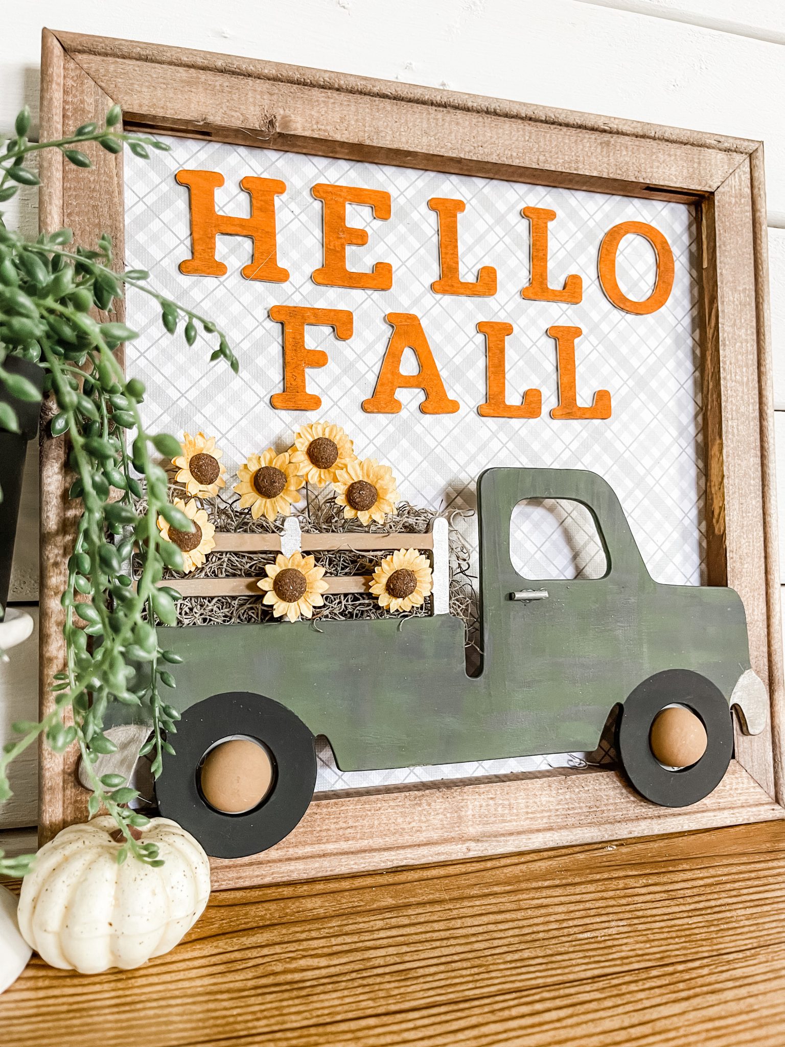 DIY Hello Fall Sign - DIY Fall Decor Tutorial