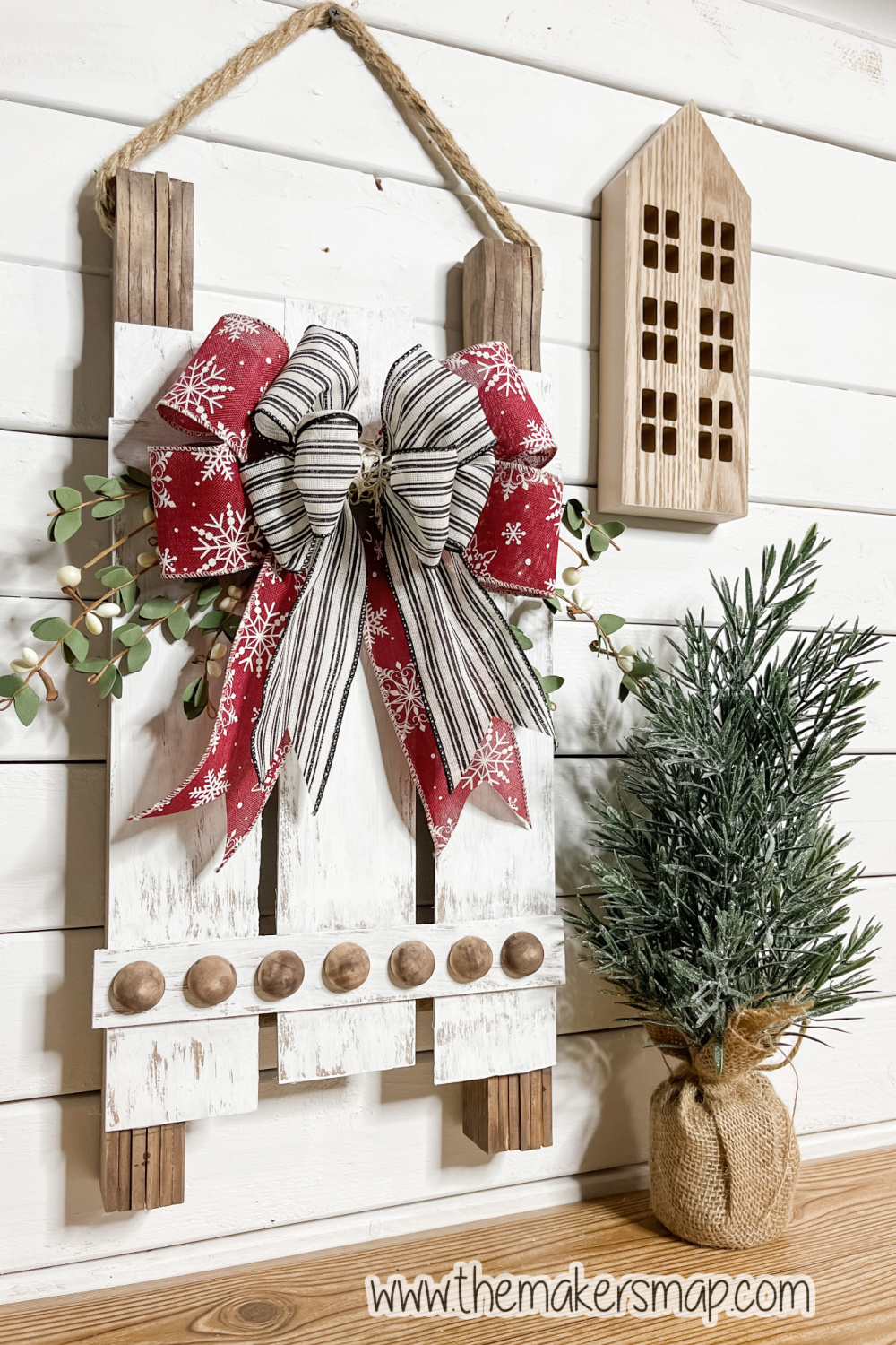 DIY Decorative Christmas Sled - Creative Haven Project