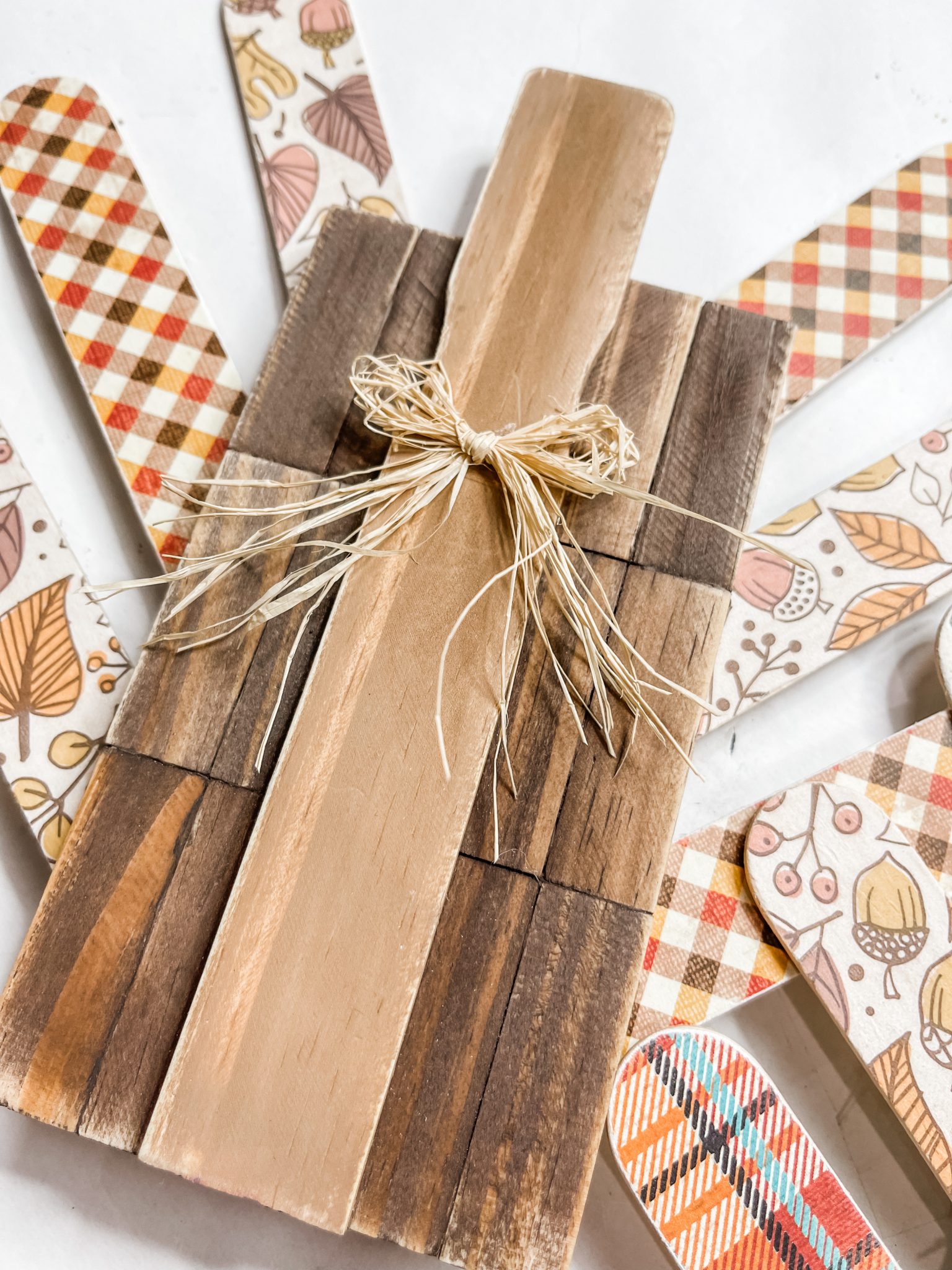 DIY Small Standing Turkeys - Affordable Home Decor Tutorial