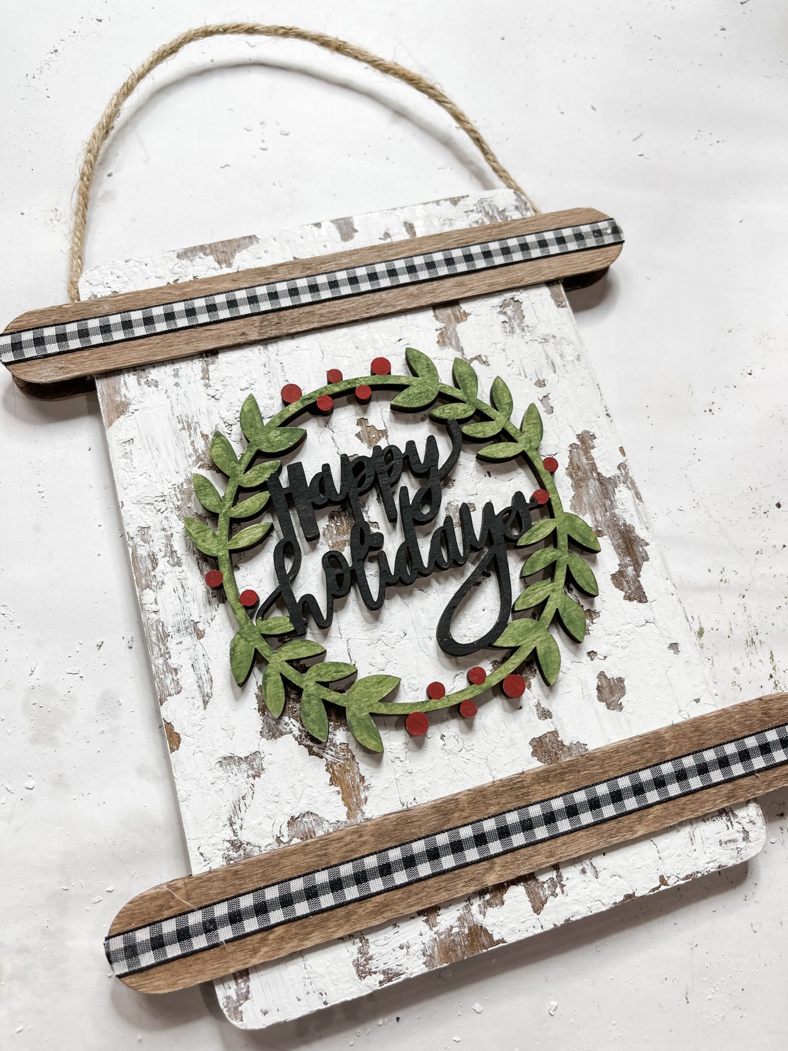 Farmhouse Happy Holidays Sign - Affordable Home Decor