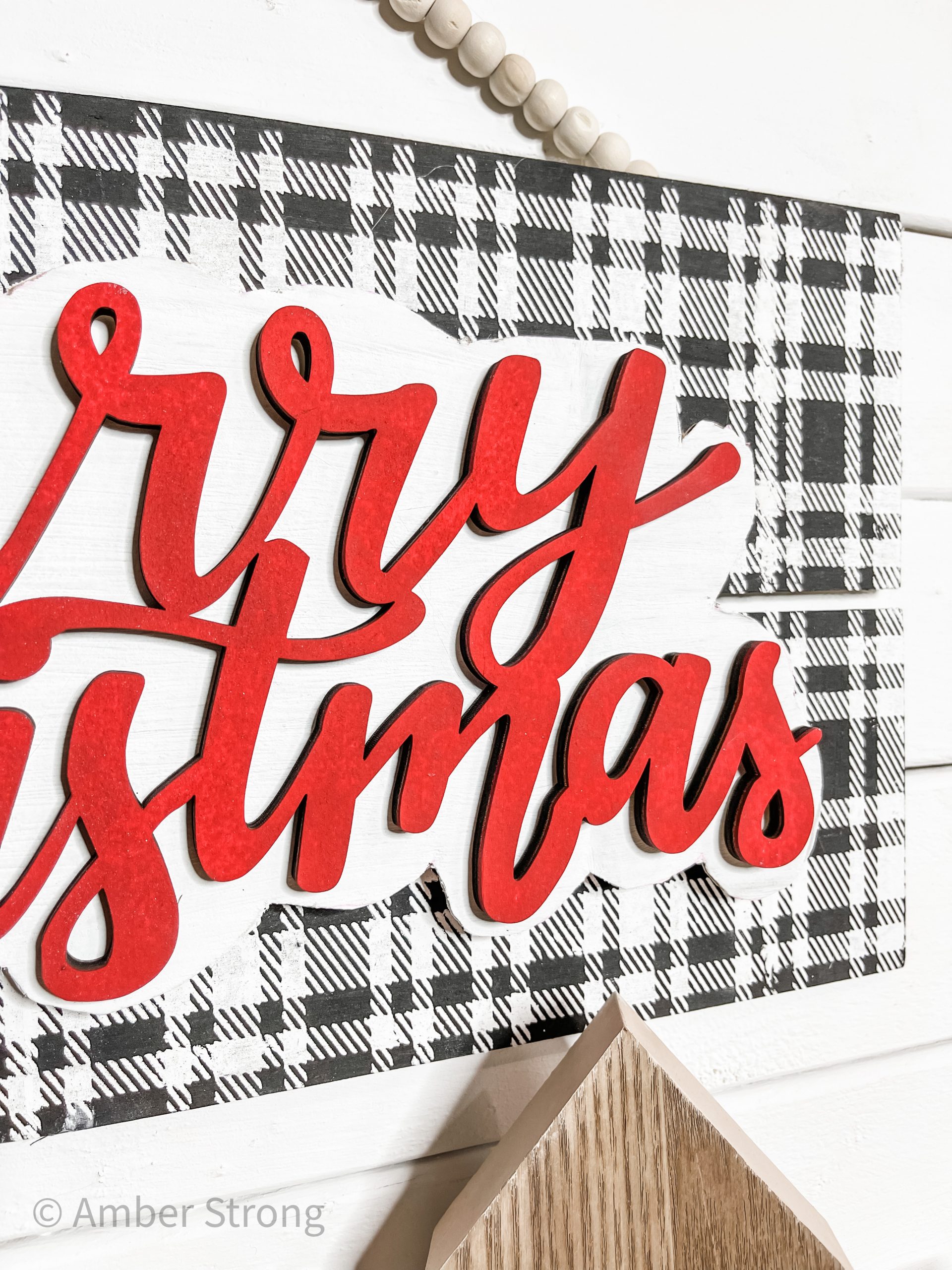 Simple Changeable Magnetic Sign - Affordable Holiday Craft Idea