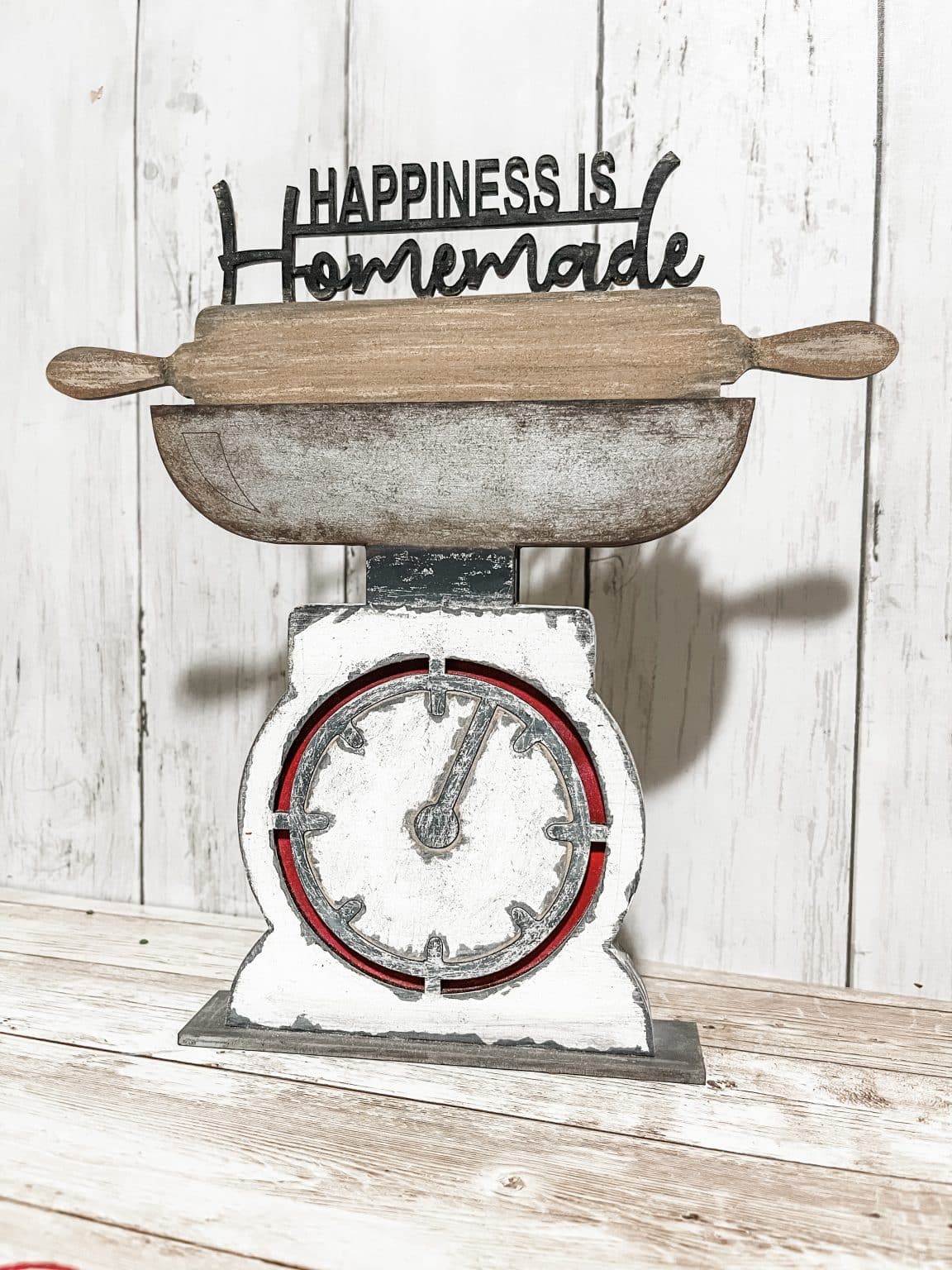 Interchangeable Decorative Farmhouse Scale - Easy DIY Tutorial