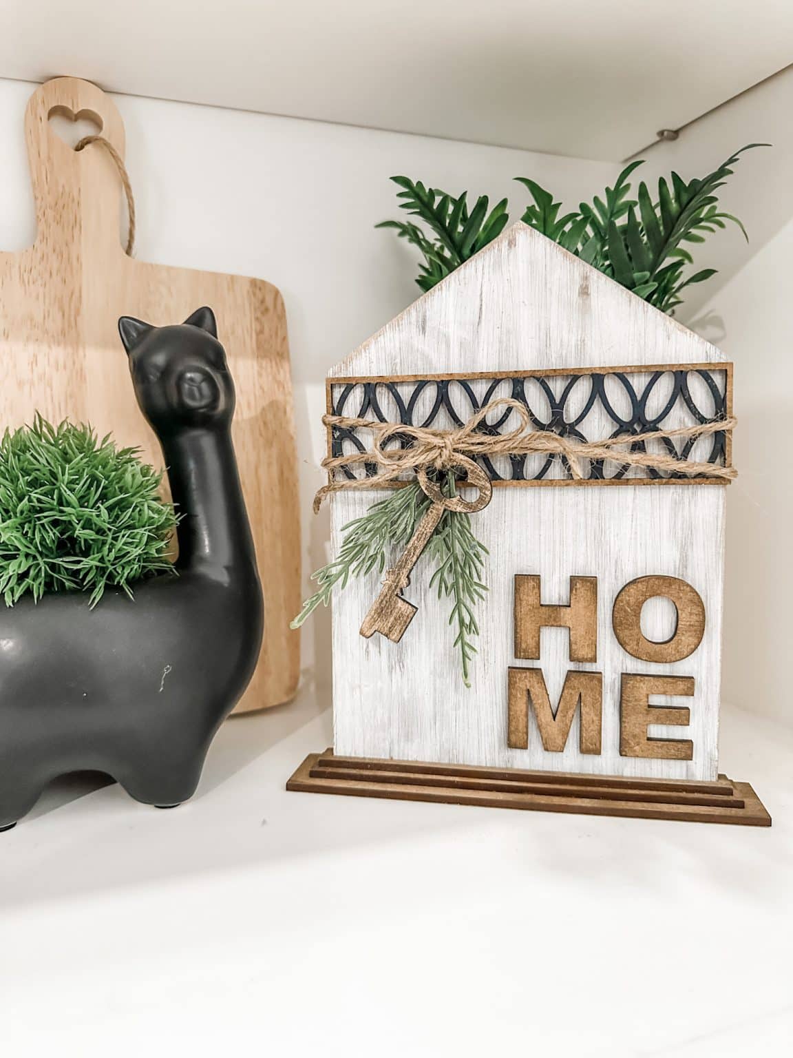 Home House with Key Sign - Easy DIY Tutorial