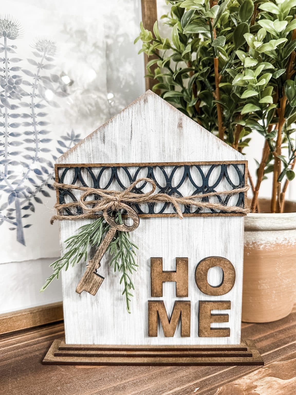 Home House with Key Sign - Easy DIY Tutorial