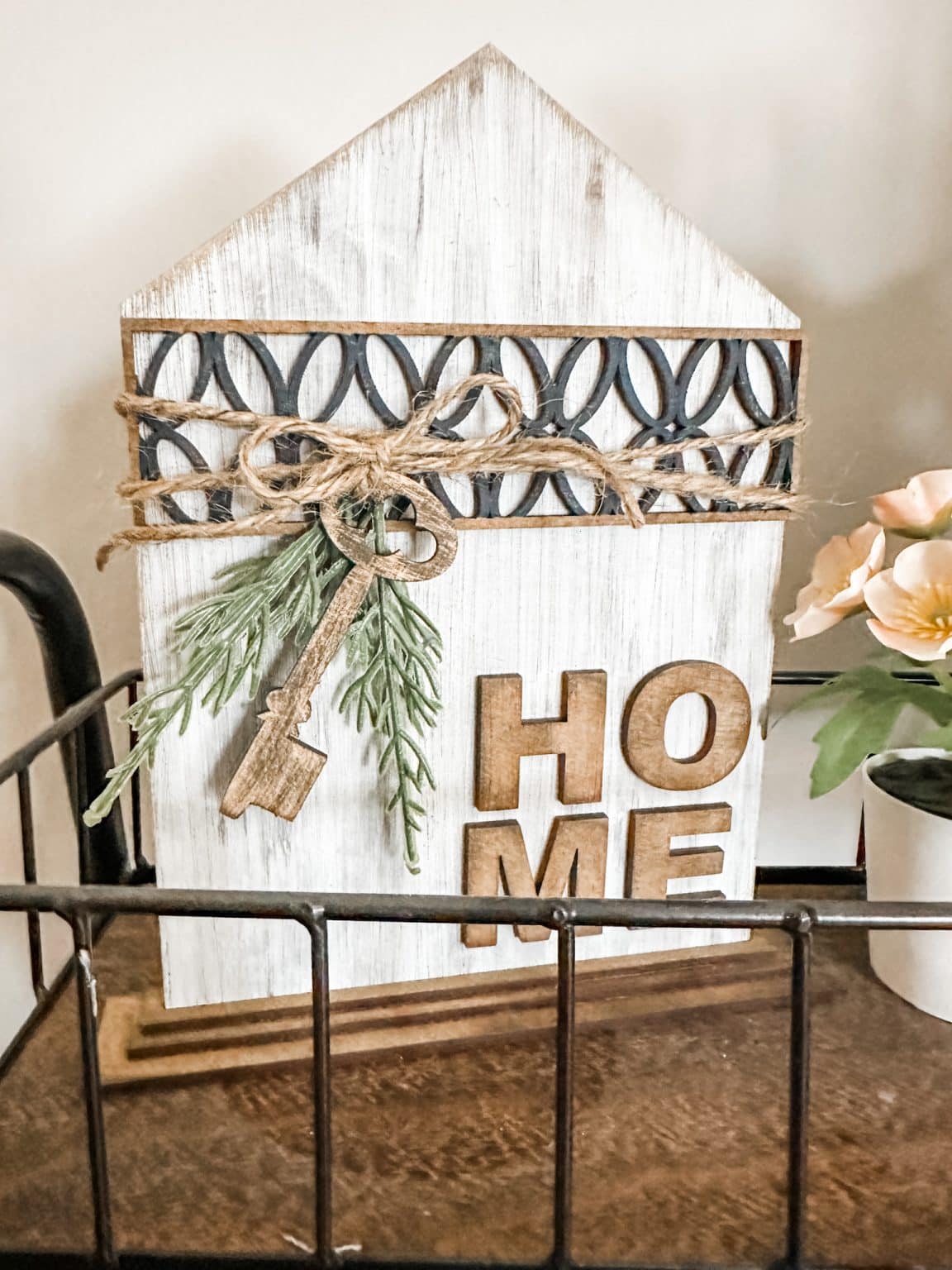 Home House with Key Sign - Easy DIY Tutorial