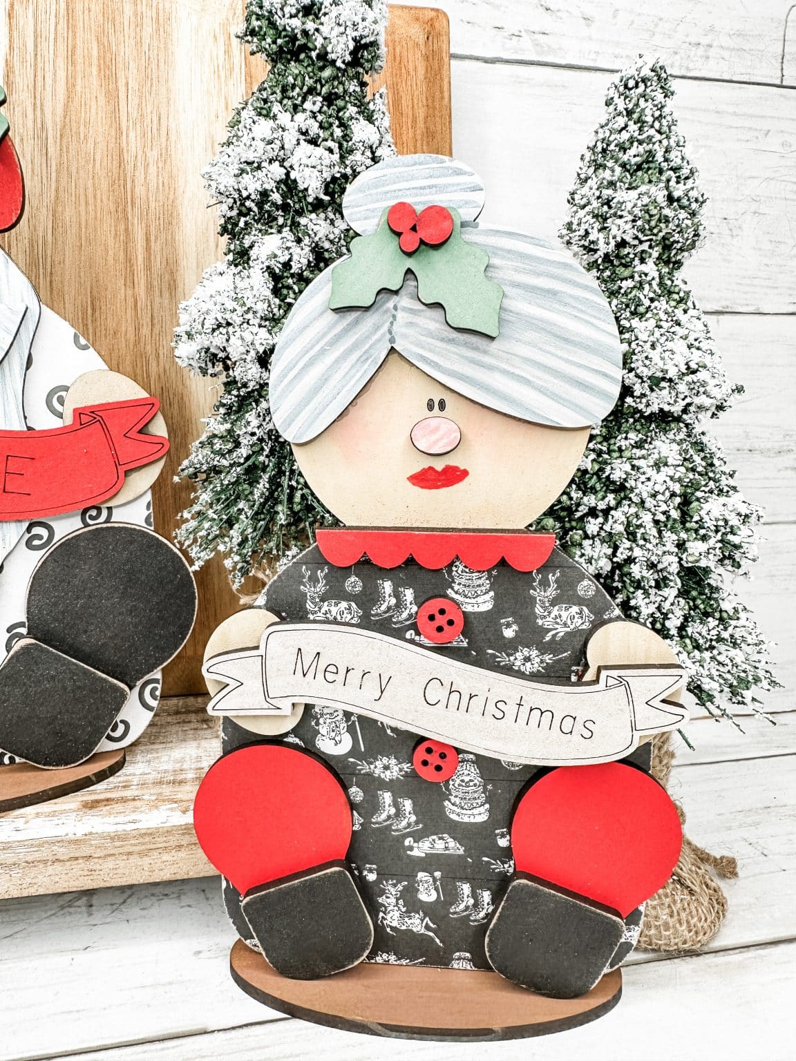 Decorative Grandma and Grandpa Claus - Easy DIY Idea